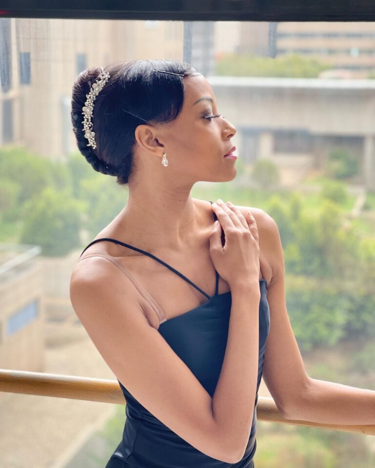 Uma Cinderela negra interpretada por Monike Cristina na Joburg Ballet da África do Sul - Negrê